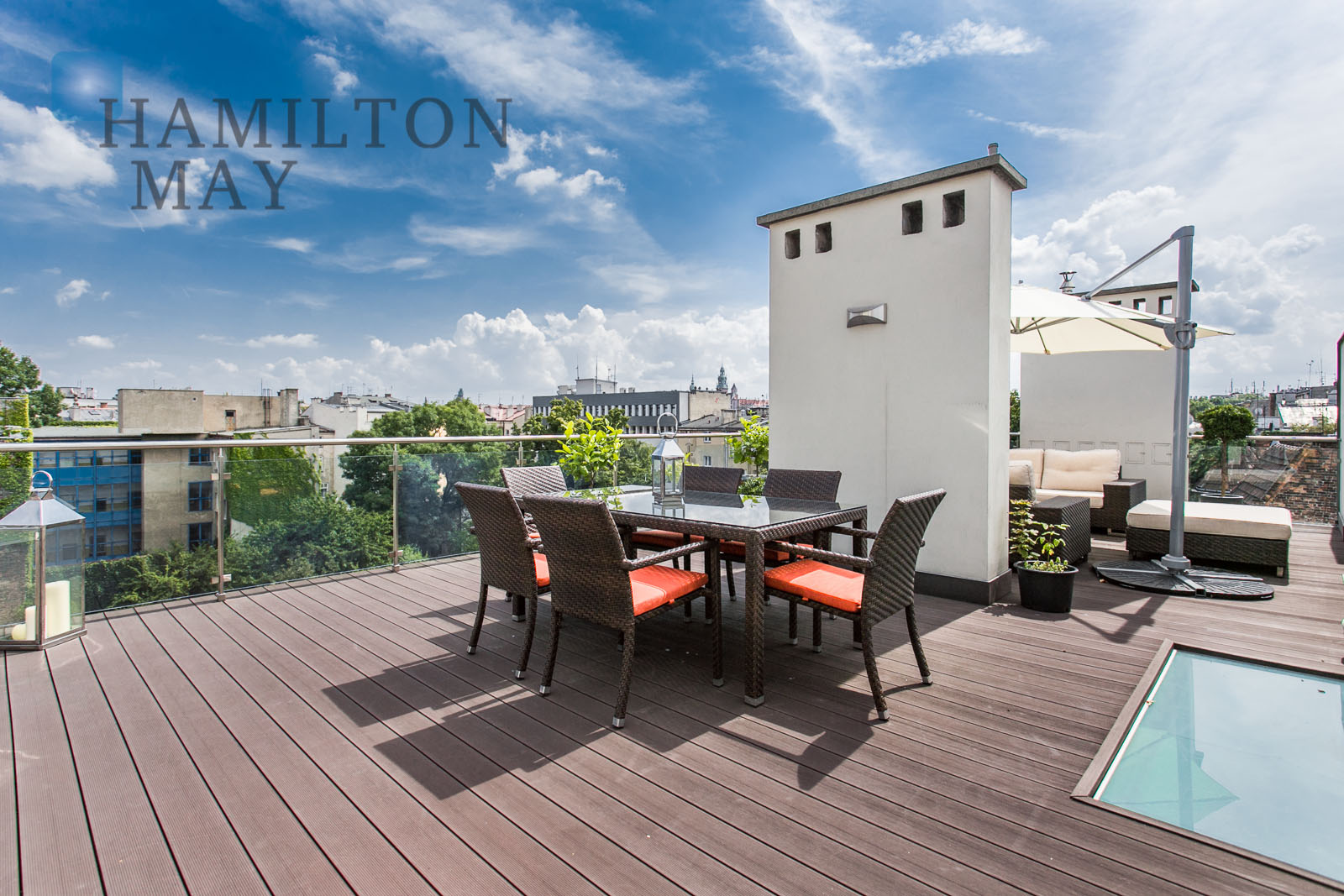 Luxurious, unique penthouse with a large terrace measuring over 70 m2 ...